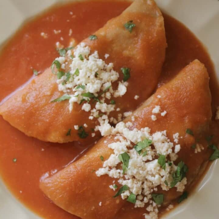Entomatadas de Pollo (Chicken Entomatadas)
