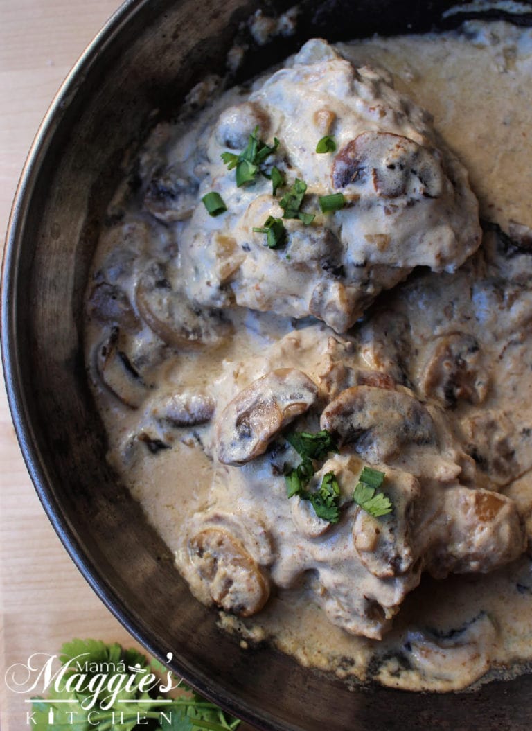 Pollo en Crema (Creamy Chicken) - Mamá Maggie's Kitchen