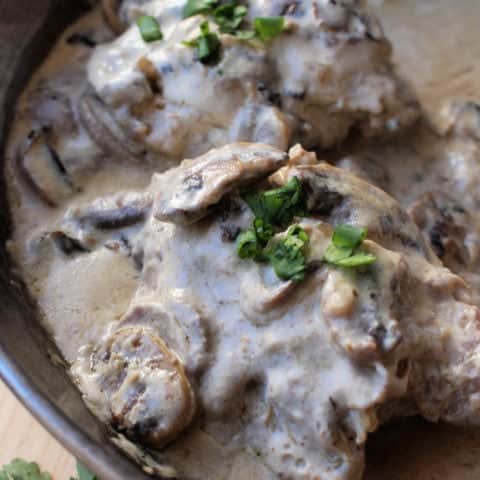 Pollo en Crema (Creamy Chicken) - Mamá Maggie's Kitchen