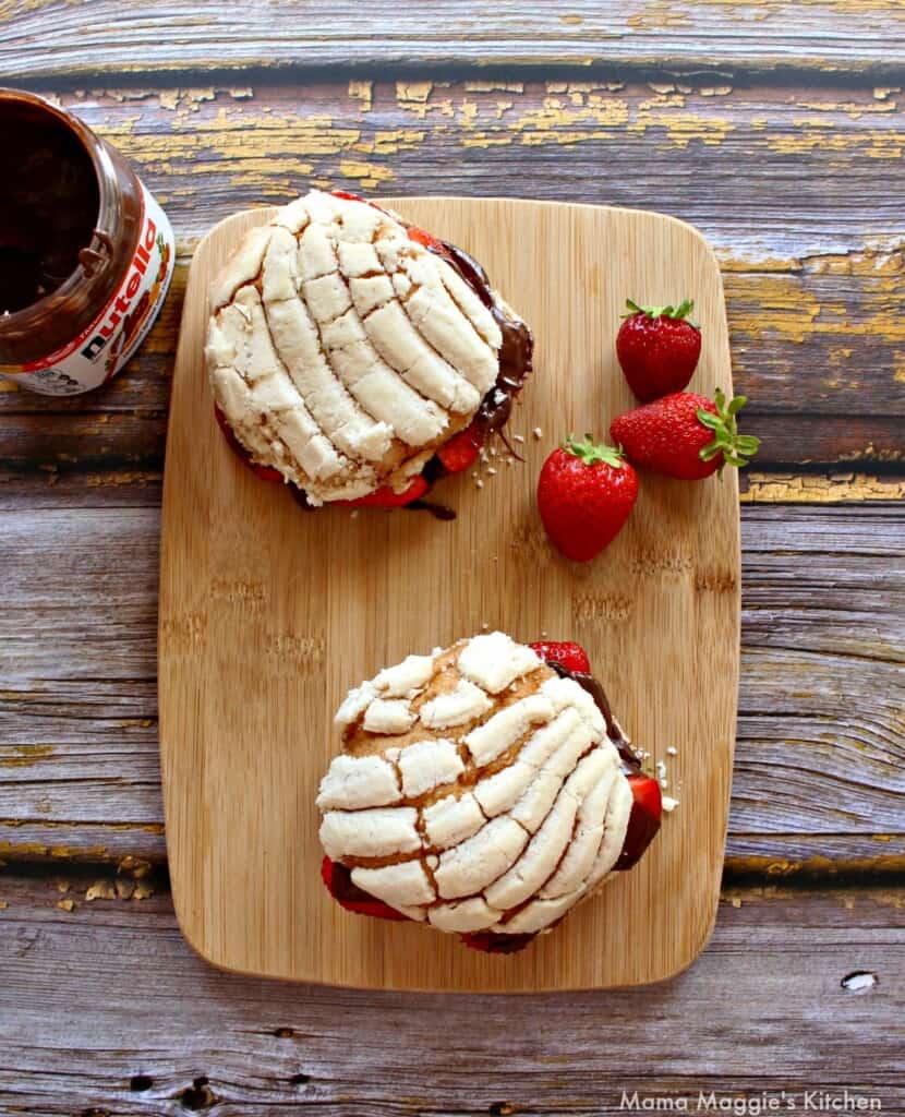 Nutella Stuffed Conchas - Mamá Maggie's Kitchen