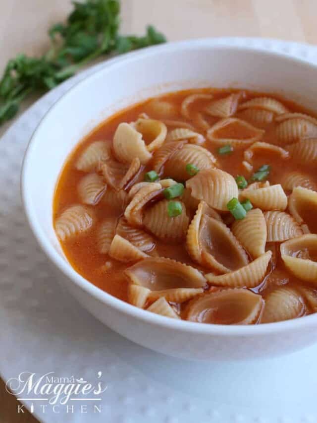 Sopa de Conchas - Mamá Maggie's Kitchen