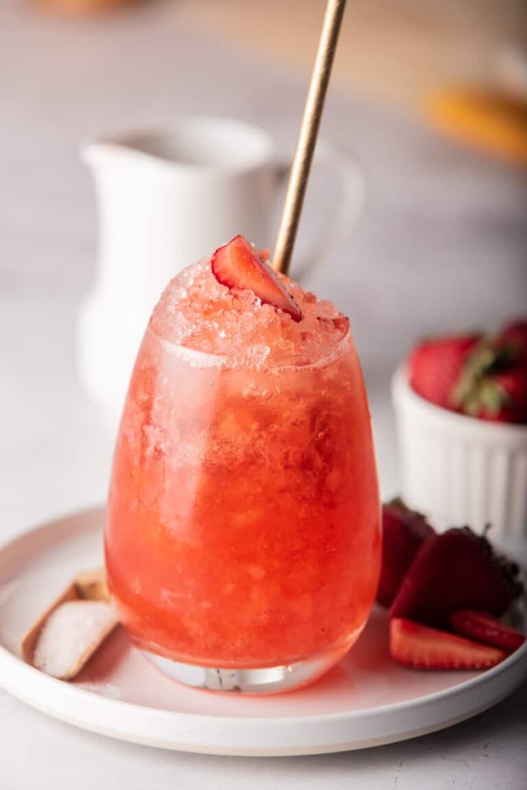 Raspados Mexicanos 🍓🍧 (Strawberry Raspado Recipe)