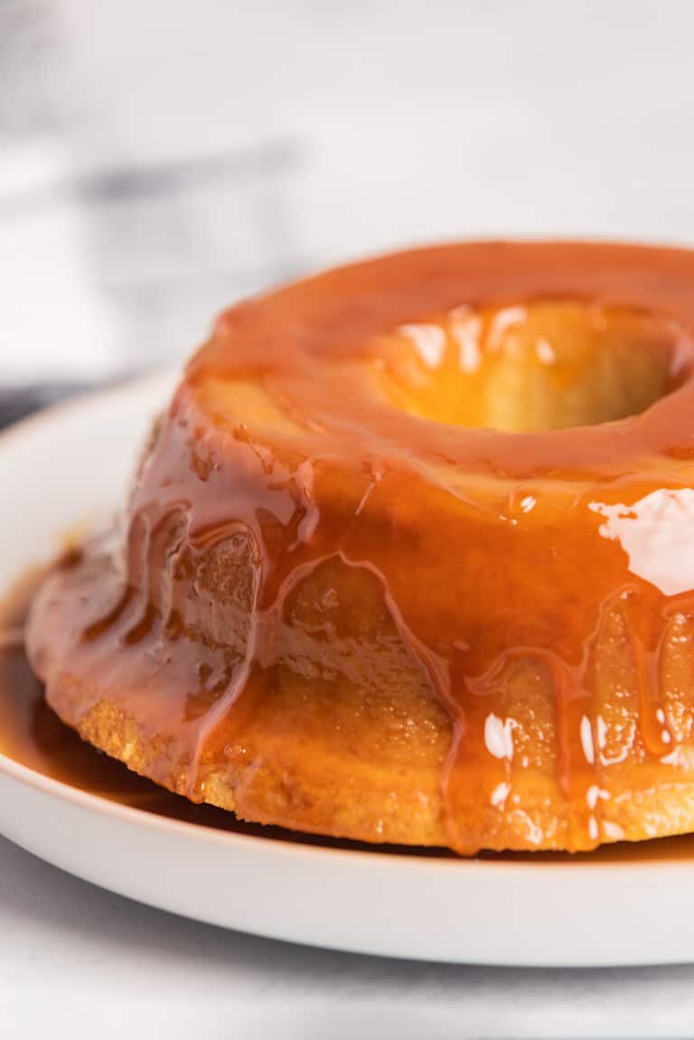 Flan de Queso (Cream Cheese Flan) - Mamá Maggie's Kitchen