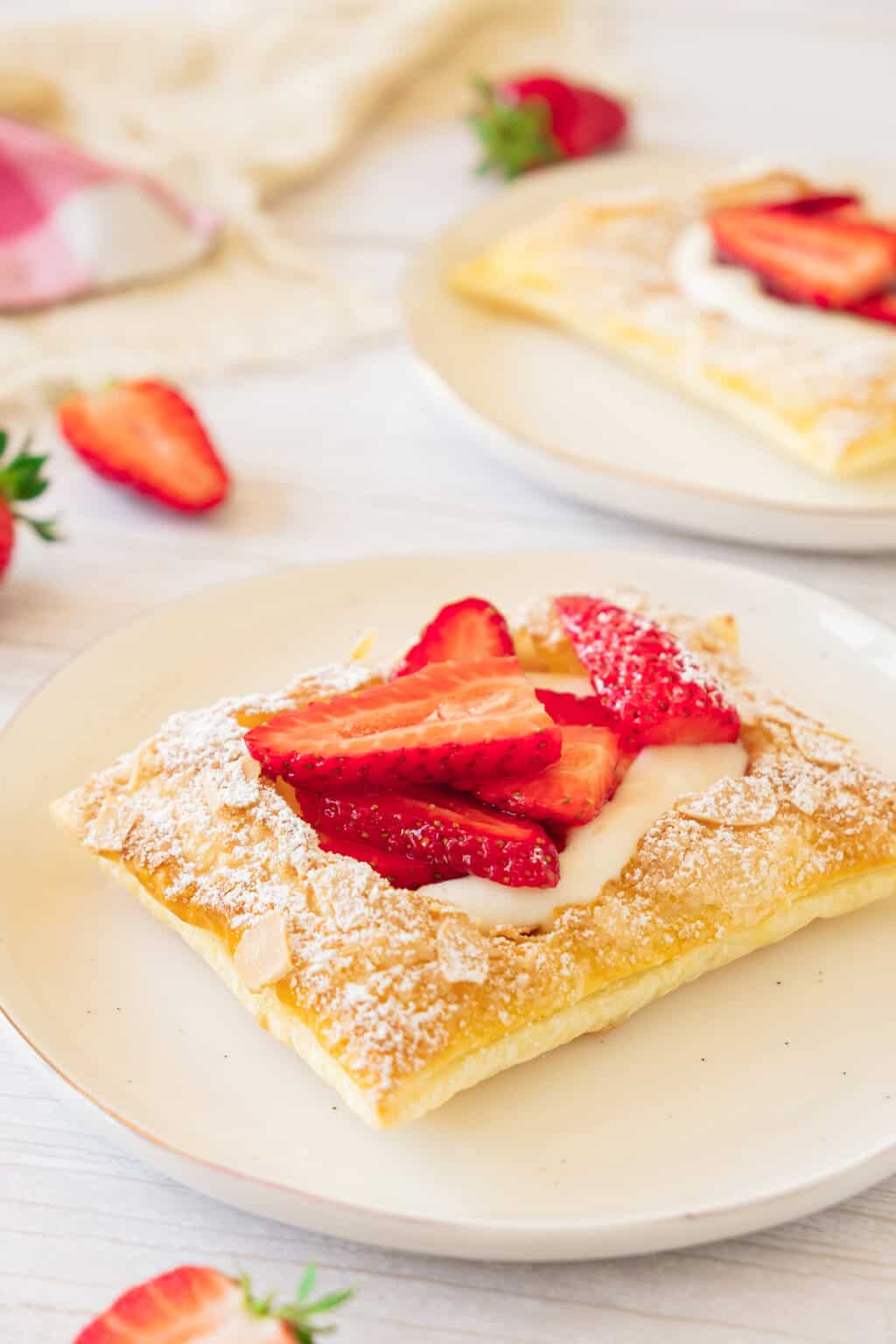 Strawberry Cream Cheese Pastry - Mamá Maggie's Kitchen