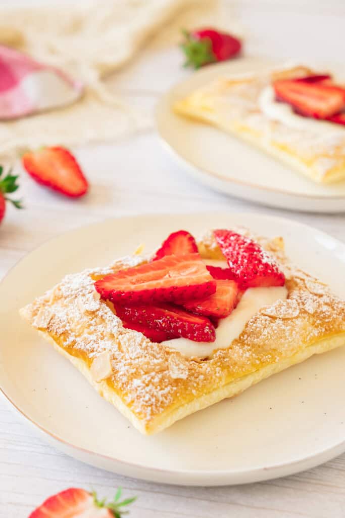 Strawberry Cream Cheese Pastry - Mamá Maggie's Kitchen