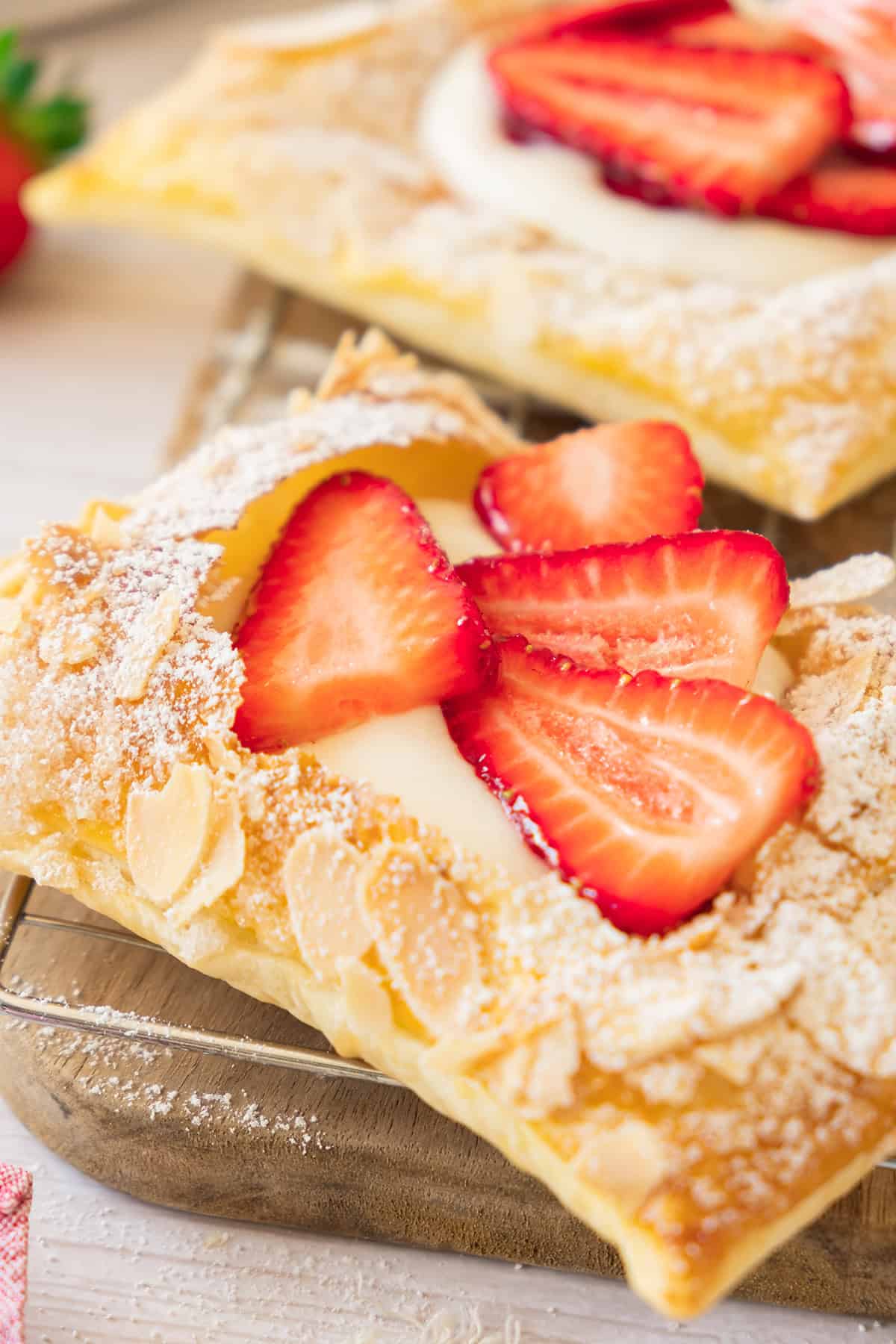 Strawberry Cream Cheese Pastry - Mamá Maggie's Kitchen