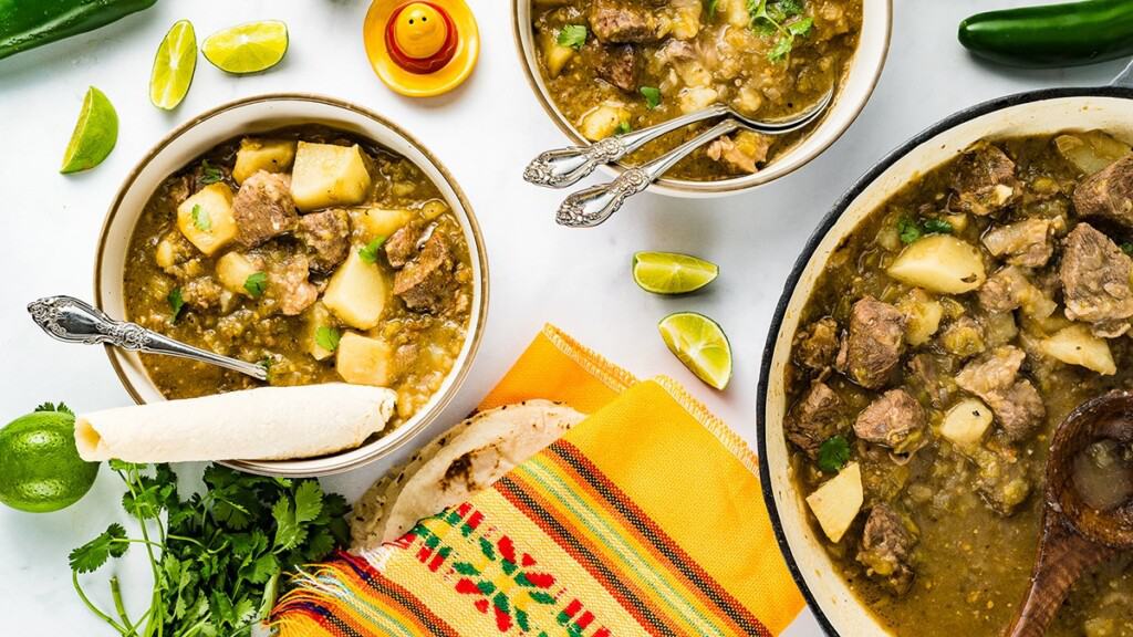 Caldillo (Mexican Beef Stew) - Mamá Maggie's Kitchen