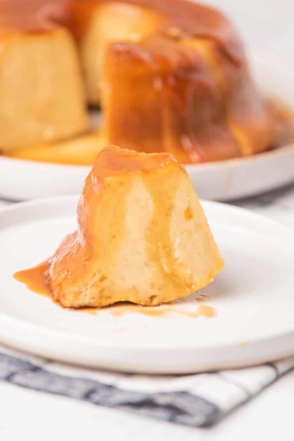 Flan de Queso (Cream Cheese Flan) - Mamá Maggie's Kitchen