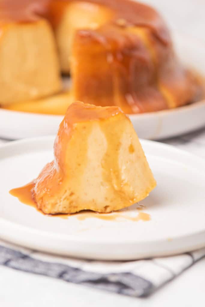 Flan de Queso (Cream Cheese Flan) - Mamá Maggie's Kitchen
