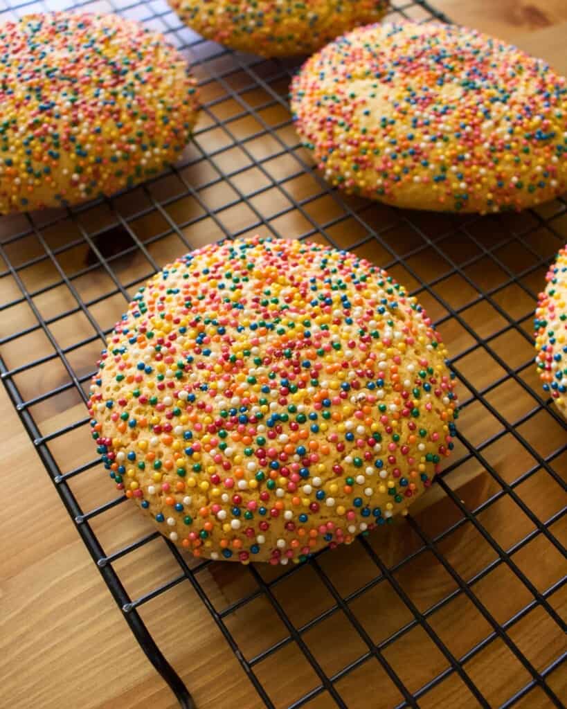 Mexican Sprinkle Cookies - Mamá Maggie's Kitchen