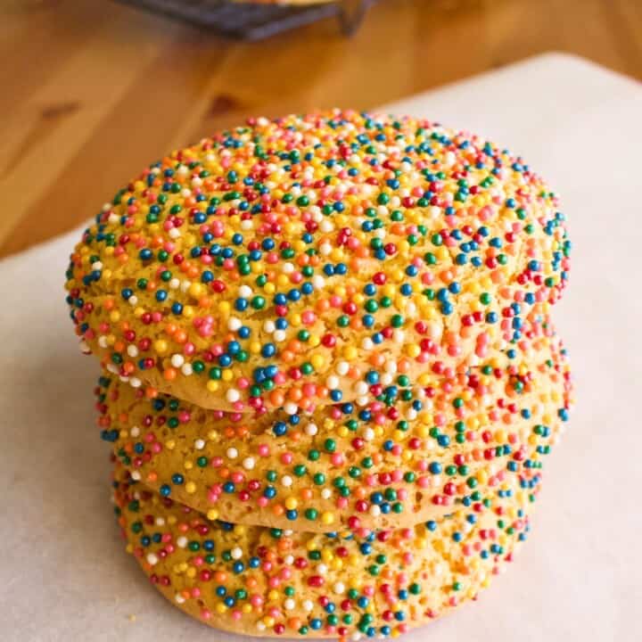 Mexican Sprinkle Cookies - Mamá Maggie's Kitchen