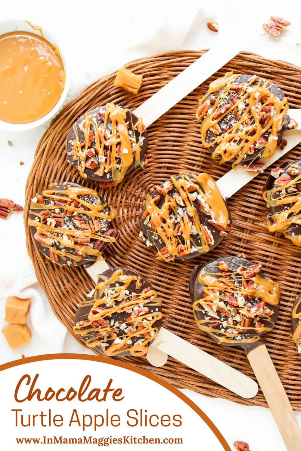 Chocolate Turtle Apple Slices - Mamá Maggie's Kitchen
